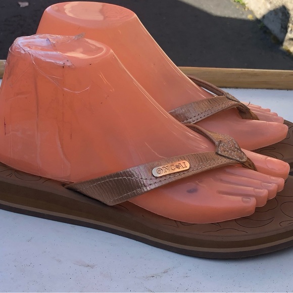 ncai | Shoes | Ncai Womens Metalic Gold Thong Flip Flop Tan And Brown ...